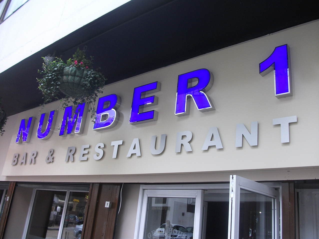 DG SIGNS LONDON – DG